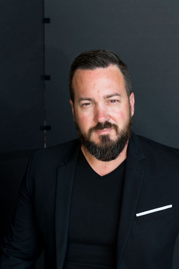 A Team of Smart People - SYZYGY - Pergolas & Louvered Roofs